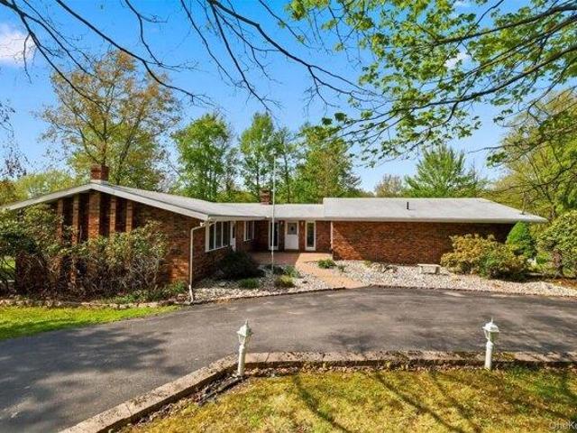 3 bedroom, Warwick NY 10990 LS102564536
