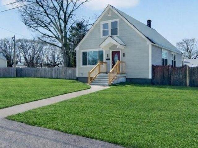 3 bedroom, Warwick RI 02886 102447891