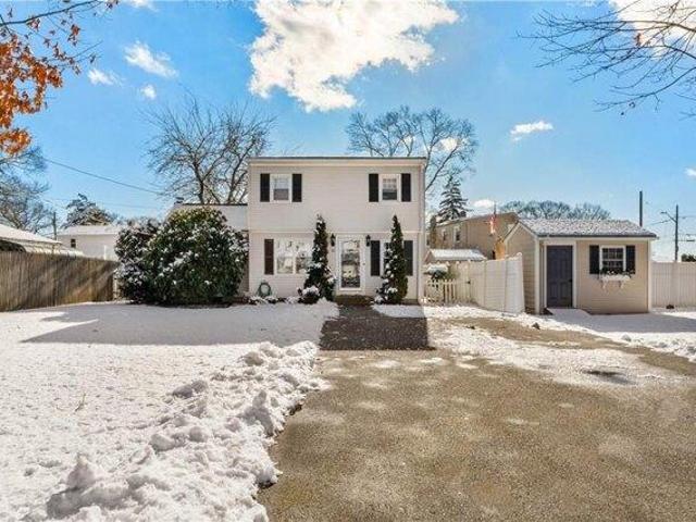 3 bedroom, Warwick RI 02886 102343075
