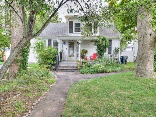 3 bedroom, Warwick RI 02886 104510000