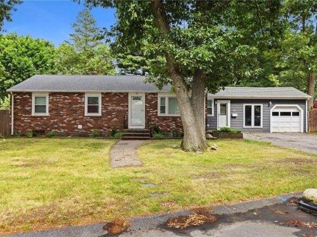 3 bedroom, Warwick RI 02886 104605235