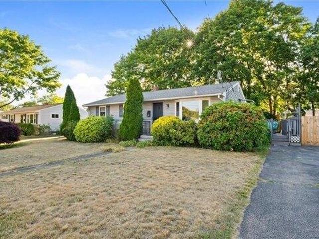 3 bedroom, Warwick RI 02886 104609070