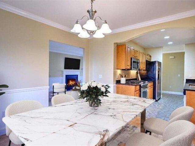 3 bedroom, Warwick RI 02886 104609348