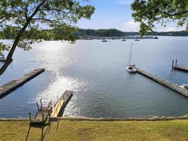 3 bedroom, Warwick RI 02886 104833571