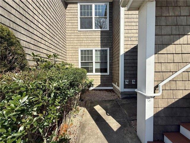 3 bedroom, Warwick RI 02886 LS101629346