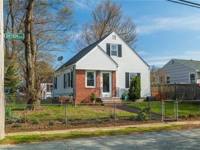 3 bedroom, Warwick RI 02888 102632792