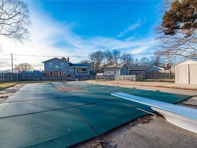 3 bedroom, Warwick RI 02888 102121059