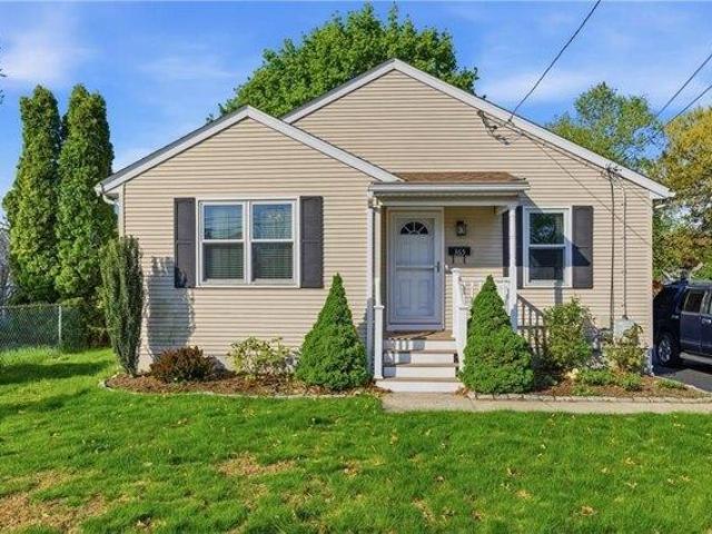 3 bedroom, Warwick RI 02888 102218459