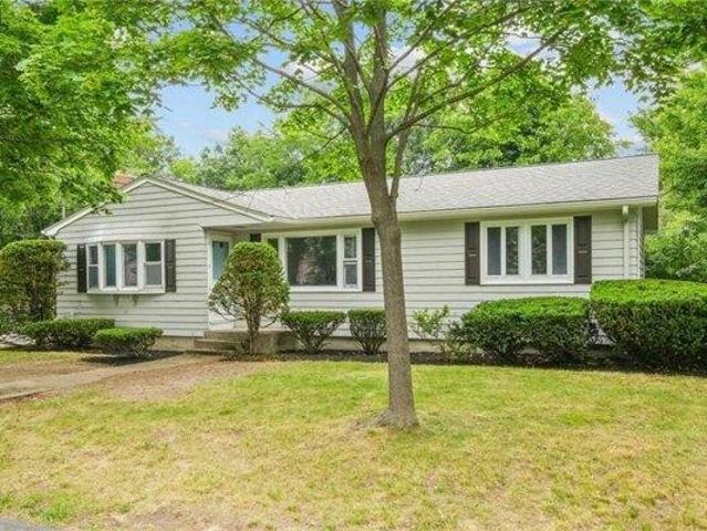 3 bedroom, Warwick RI 02888 102255068