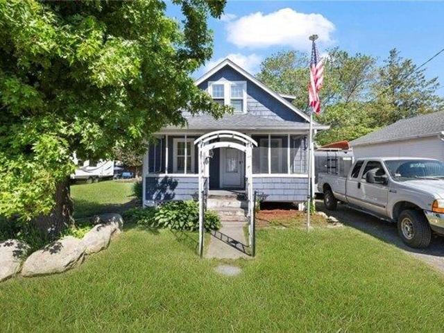 3 bedroom, Warwick RI 02888 104568684