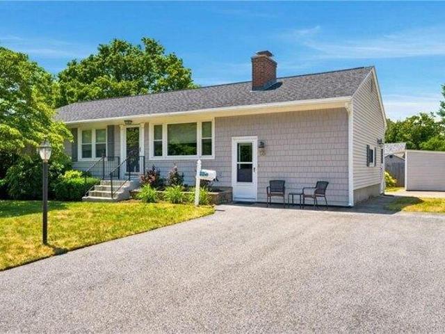 3 bedroom, Warwick RI 02888 104568253