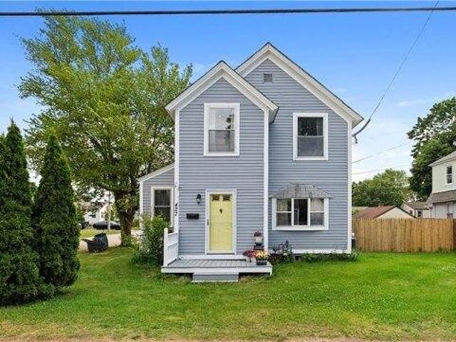 3 bedroom, Warwick RI 02888 104042361