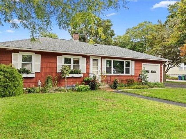3 bedroom, Warwick RI 02888 105255538