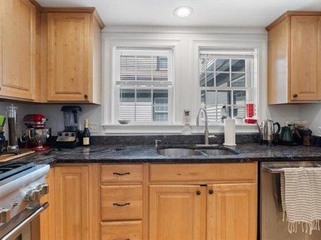 3 bedroom, Warwick RI 02888 105258364