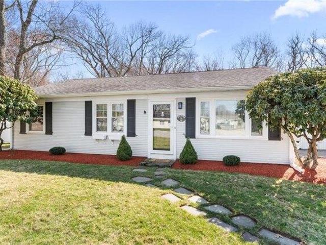 3 bedroom, Warwick RI 02888 LS102635491