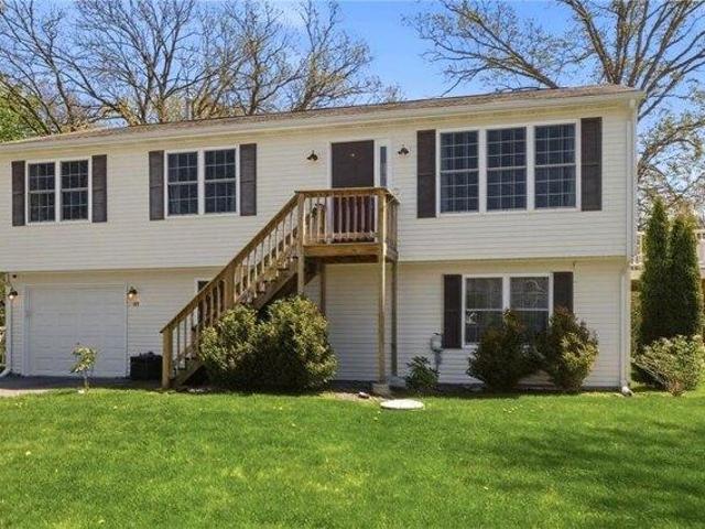 3 bedroom, Warwick RI 02889 102411900