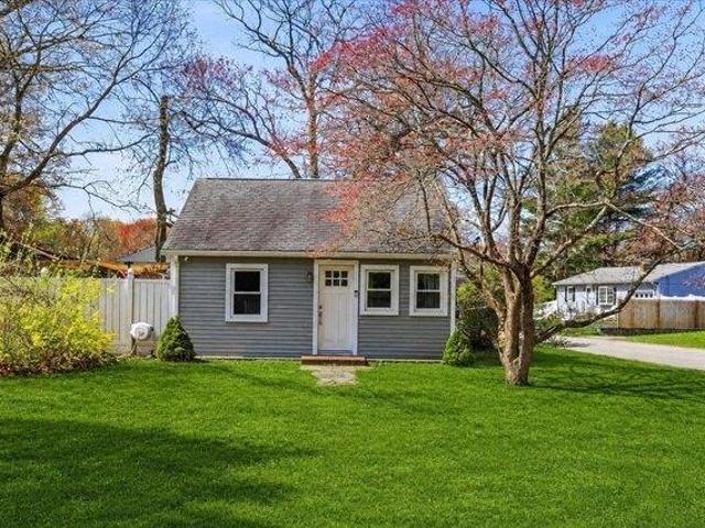 3 bedroom, Warwick RI 02889 102445435