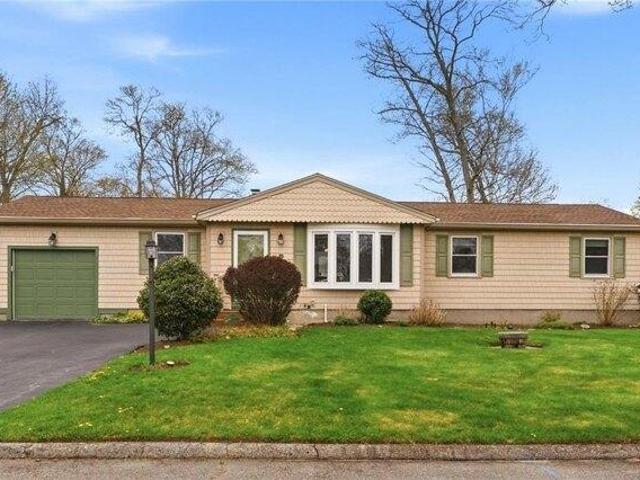 3 bedroom, Warwick RI 02889 102212054