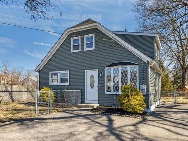 3 bedroom, Warwick RI 02889 102255915