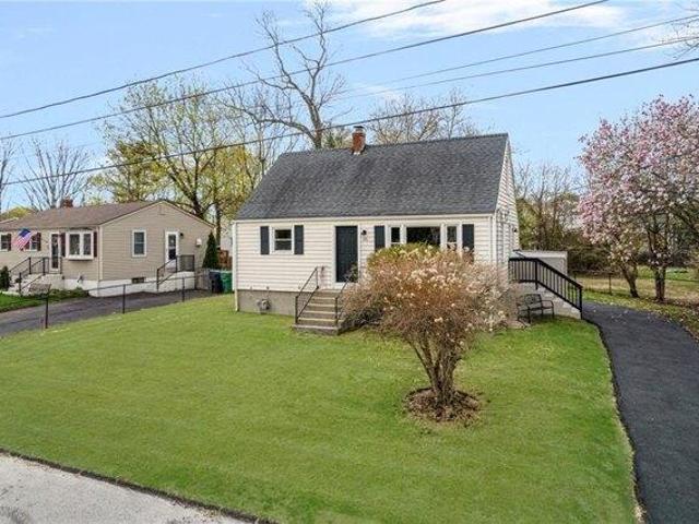 3 bedroom, Warwick RI 02889 102284593