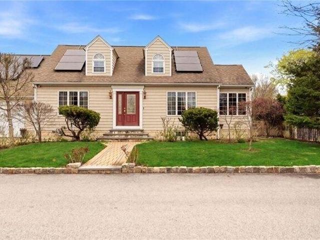 3 bedroom, Warwick RI 02889 102369794