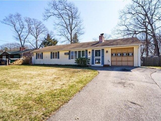 3 bedroom, Warwick RI 02889 102369865