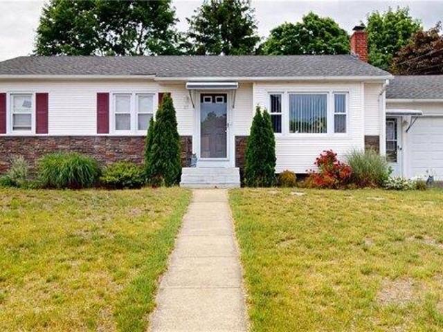 3 bedroom, Warwick RI 02889 103443235