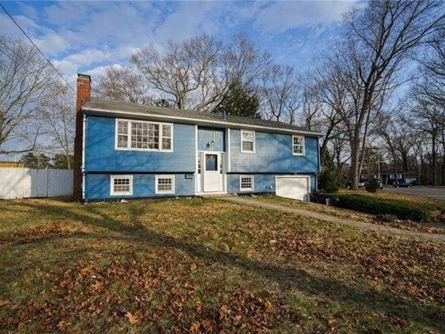 3 bedroom, Warwick RI 02889 103444354