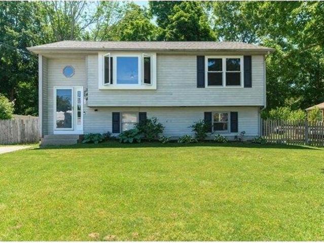 3 bedroom, Warwick RI 02889 103222245