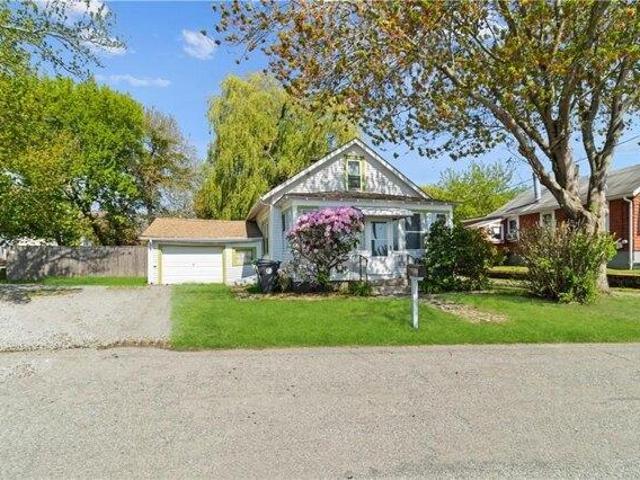 3 bedroom, Warwick RI 02889 104477747