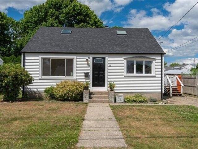 3 bedroom, Warwick RI 02889 104539114
