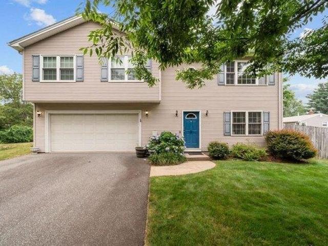 3 bedroom, Warwick RI 02889 105080749