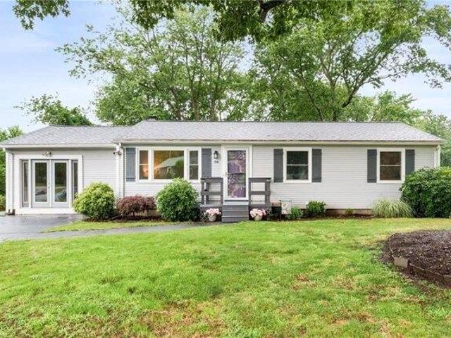 3 bedroom, Warwick RI 02889 105081483