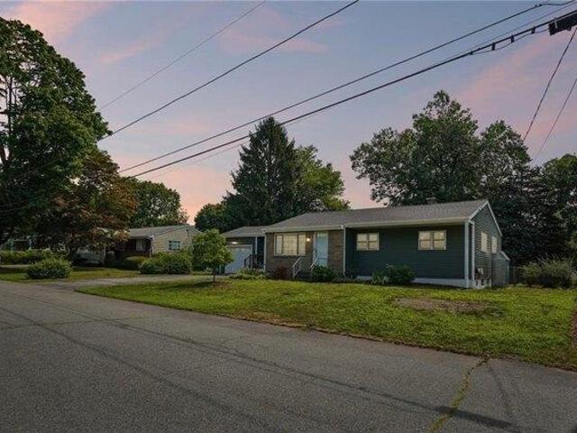 3 bedroom, Warwick RI 02889 105094045