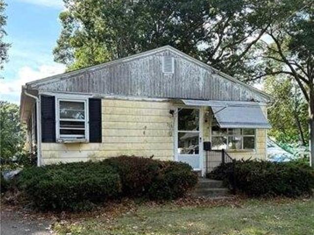 3 bedroom, Warwick RI 02889 105189997