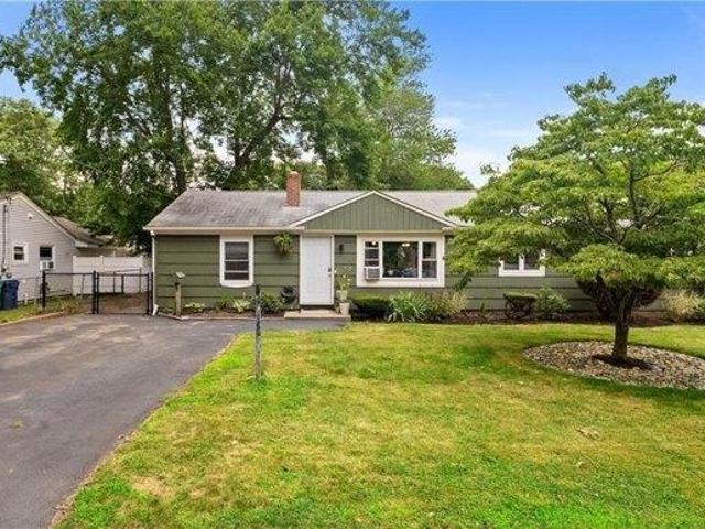 3 bedroom, Warwick RI 02889 105190388