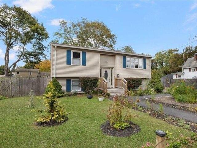 3 bedroom, Warwick RI 02889 LS101631696