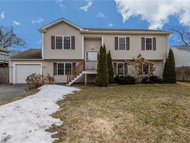 3 bedroom, Warwick RI 02889 LS101633397