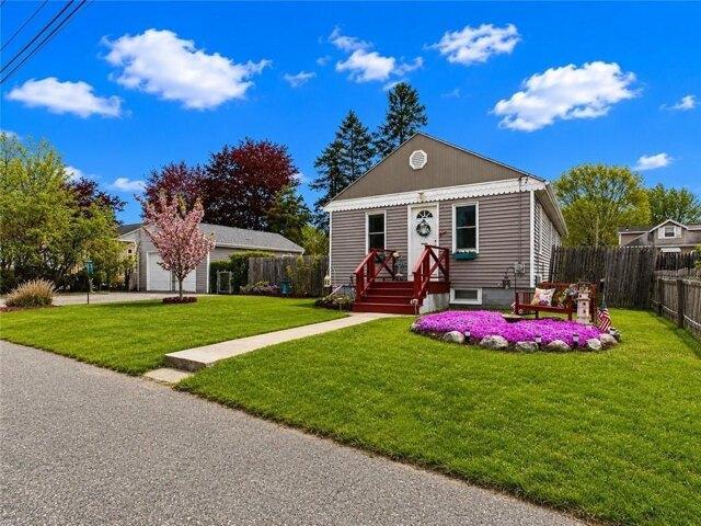 3 bedroom, Warwick RI 02889 LS102373241