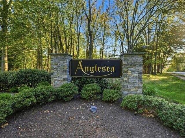 3 bedroom, Warwick RI 02889 LS102478930