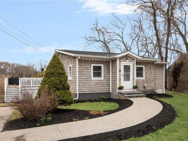 3 bedroom, Warwick RI 02889 LS102777435