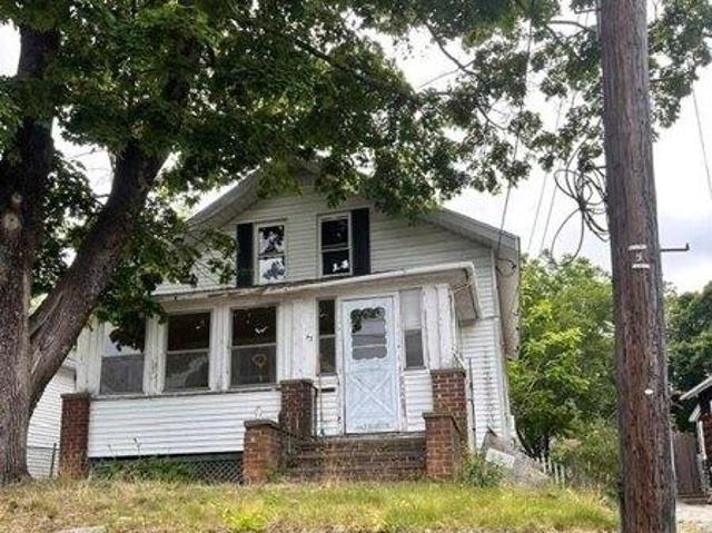 3 bedroom, Warwick RI 02818 104237238