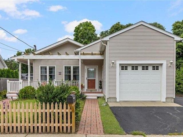 3 bedroom, Warwick RI 02818 105092819