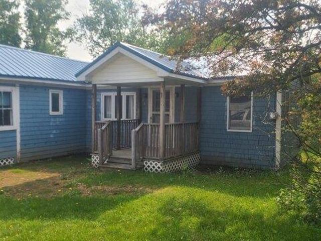 3 bedroom, Washburn ME 04786 102708367