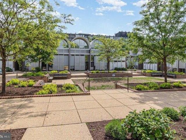3 bedroom, Washington DC 20024 103626117