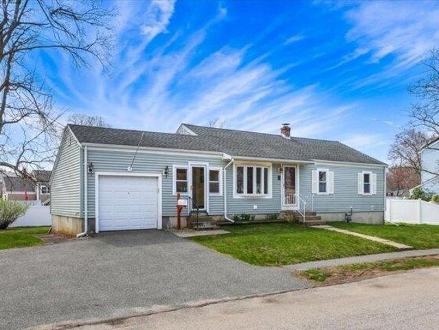 3 bedroom, Weymouth MA 02188 102445500
