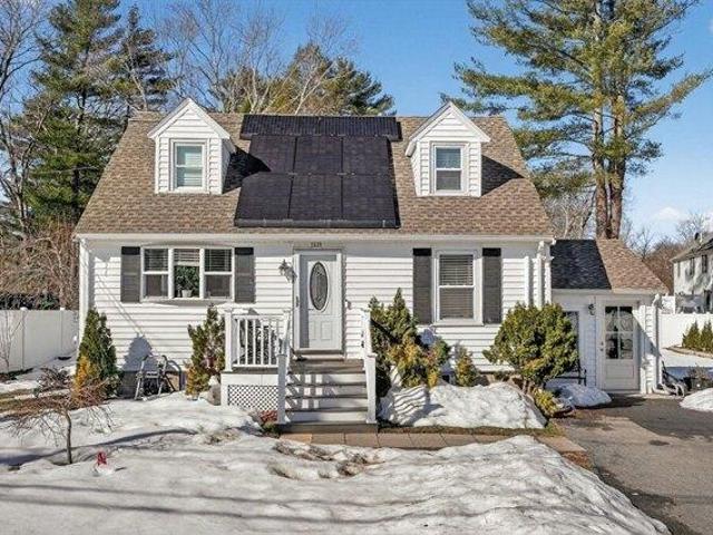 3 bedroom, Weymouth MA 02190 102410391