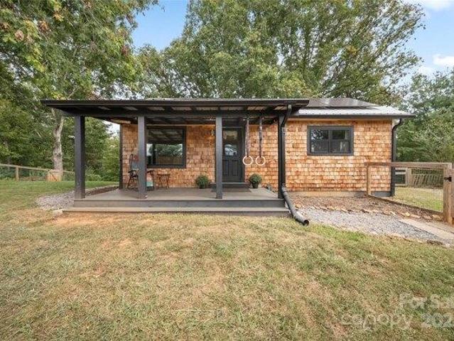 3 bedroom, Weaverville NC 28787 94741414