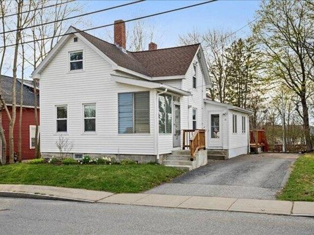 3 bedroom, Webster MA 01570 102030015