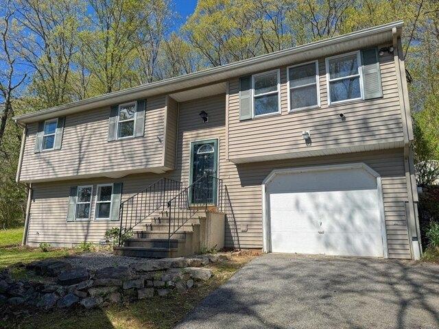 3 bedroom, Webster MA 01570 LS102089051